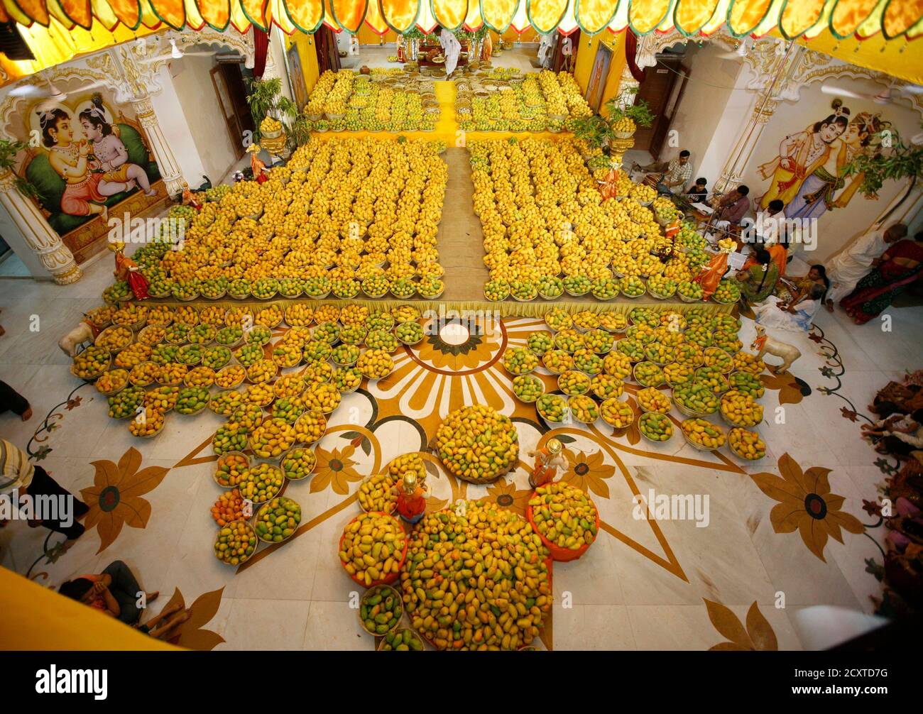 God lord krishna hi-res stock photography and images - Alamy