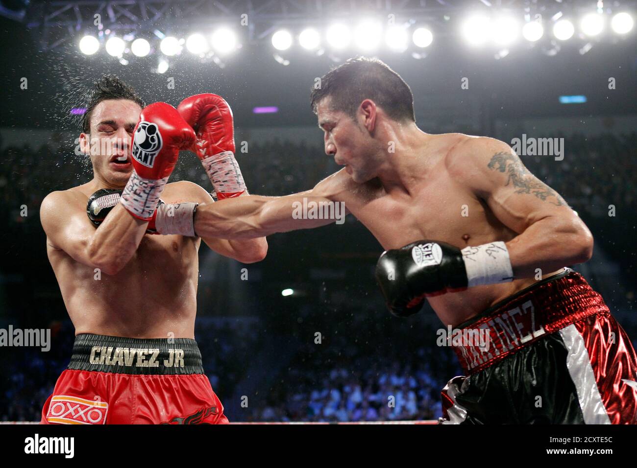 Julio cesar chavez jr mexico hi-res stock photography and images - Alamy