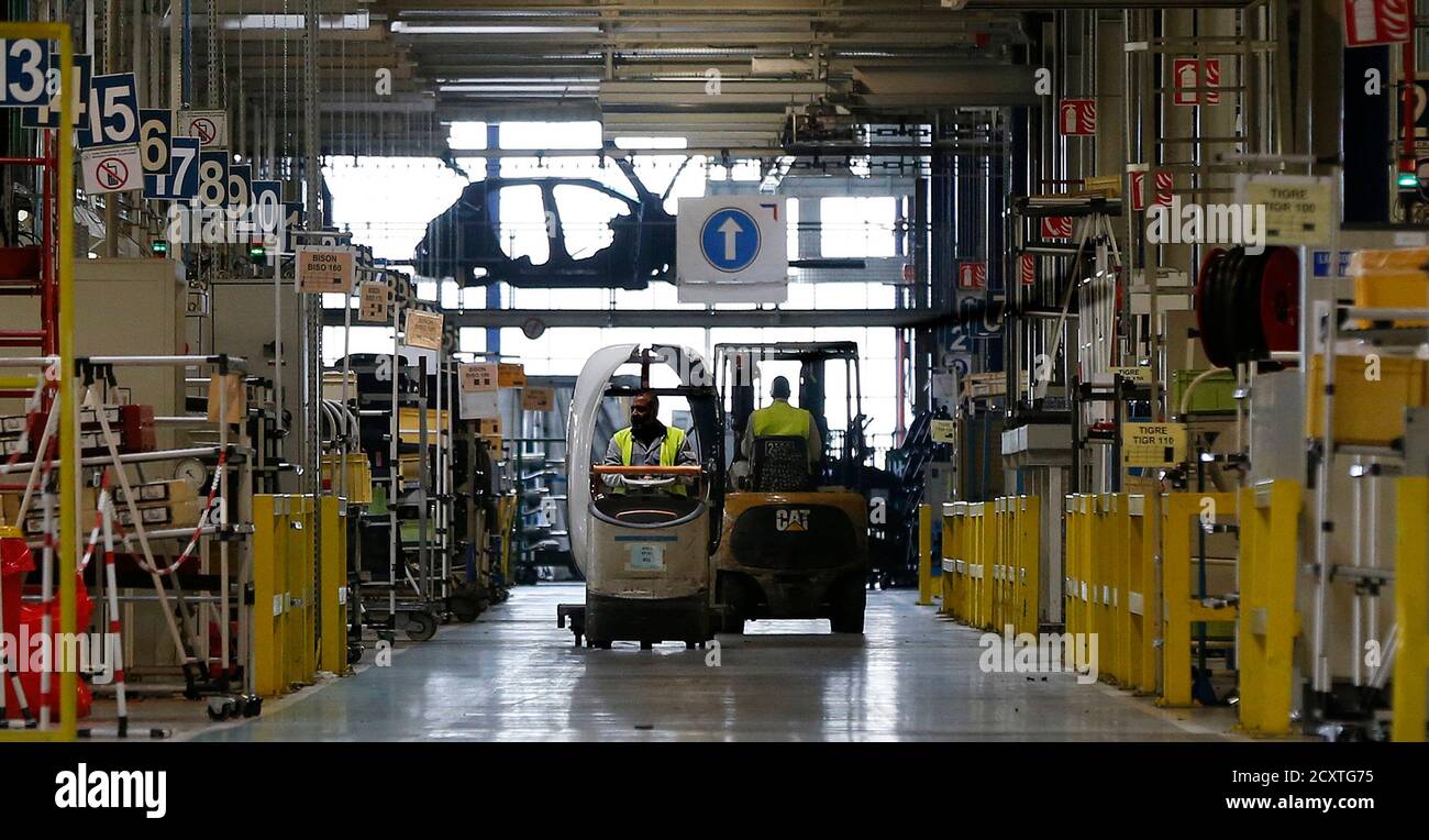 Psa peugeot citroen poissy hi-res stock photography and images - Alamy