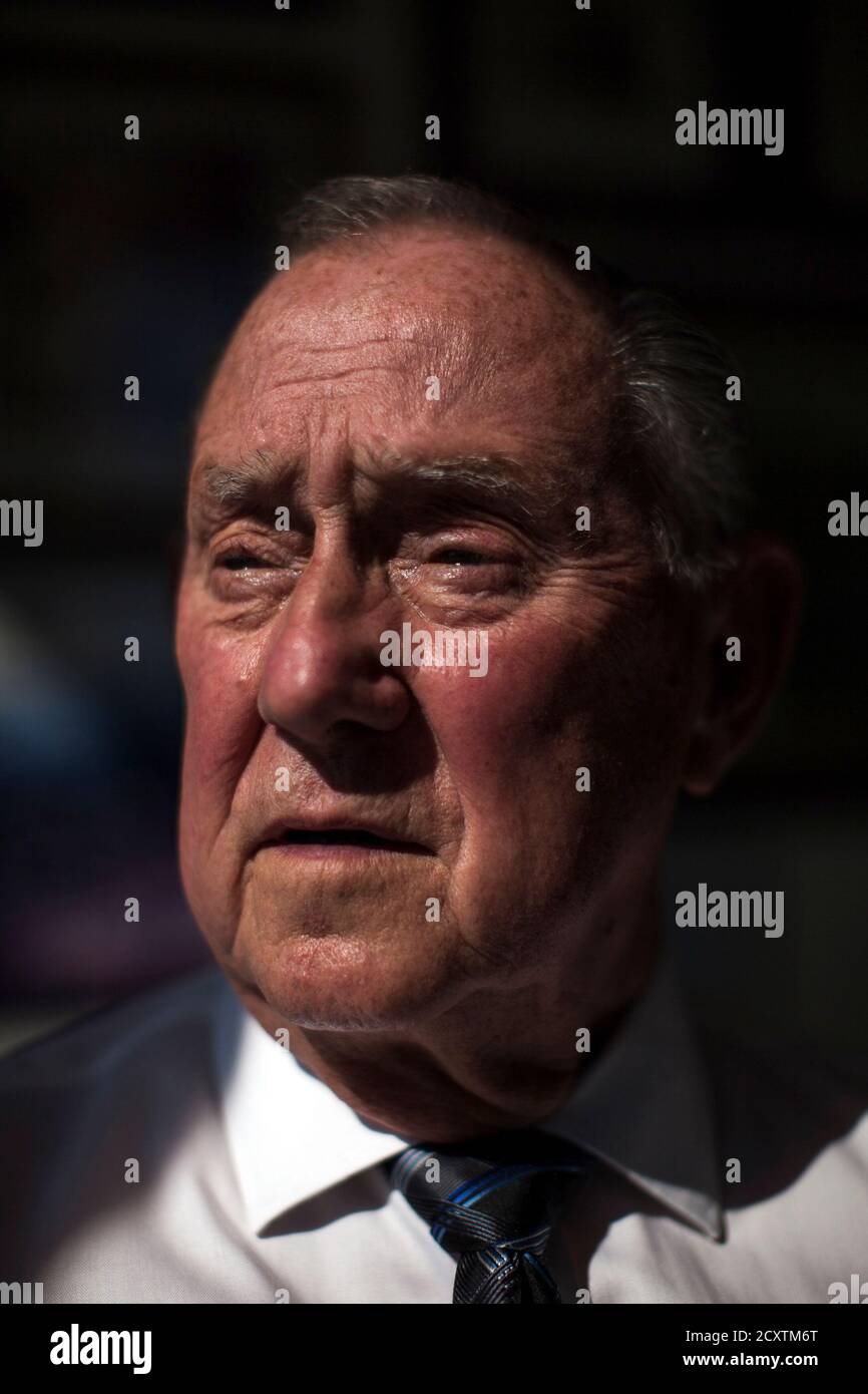 Bob cashell hi-res stock photography and images - Alamy