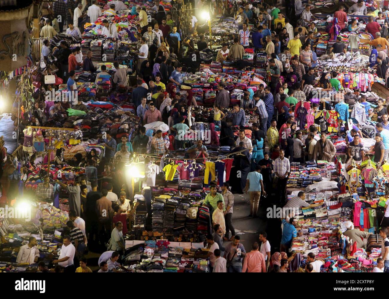 People shop at al ataba hi-res stock photography and images - Alamy