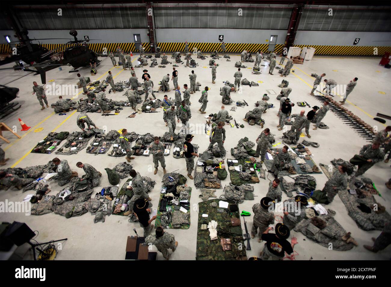 Fitness training unit army hi-res stock photography and images - Alamy