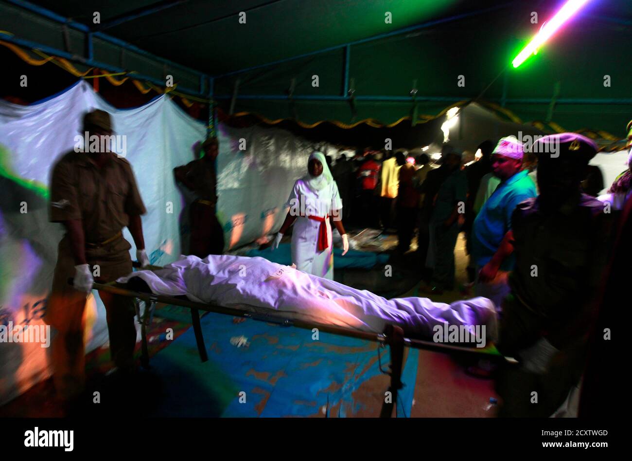 Drowned corpse hi-res stock photography and images - Alamy