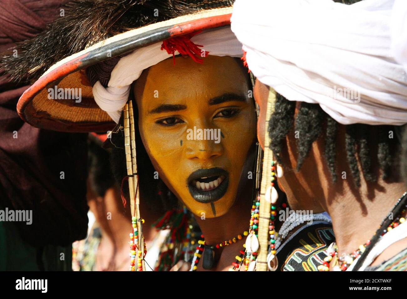 Camels and wodaabe hi-res stock photography and images - Alamy
