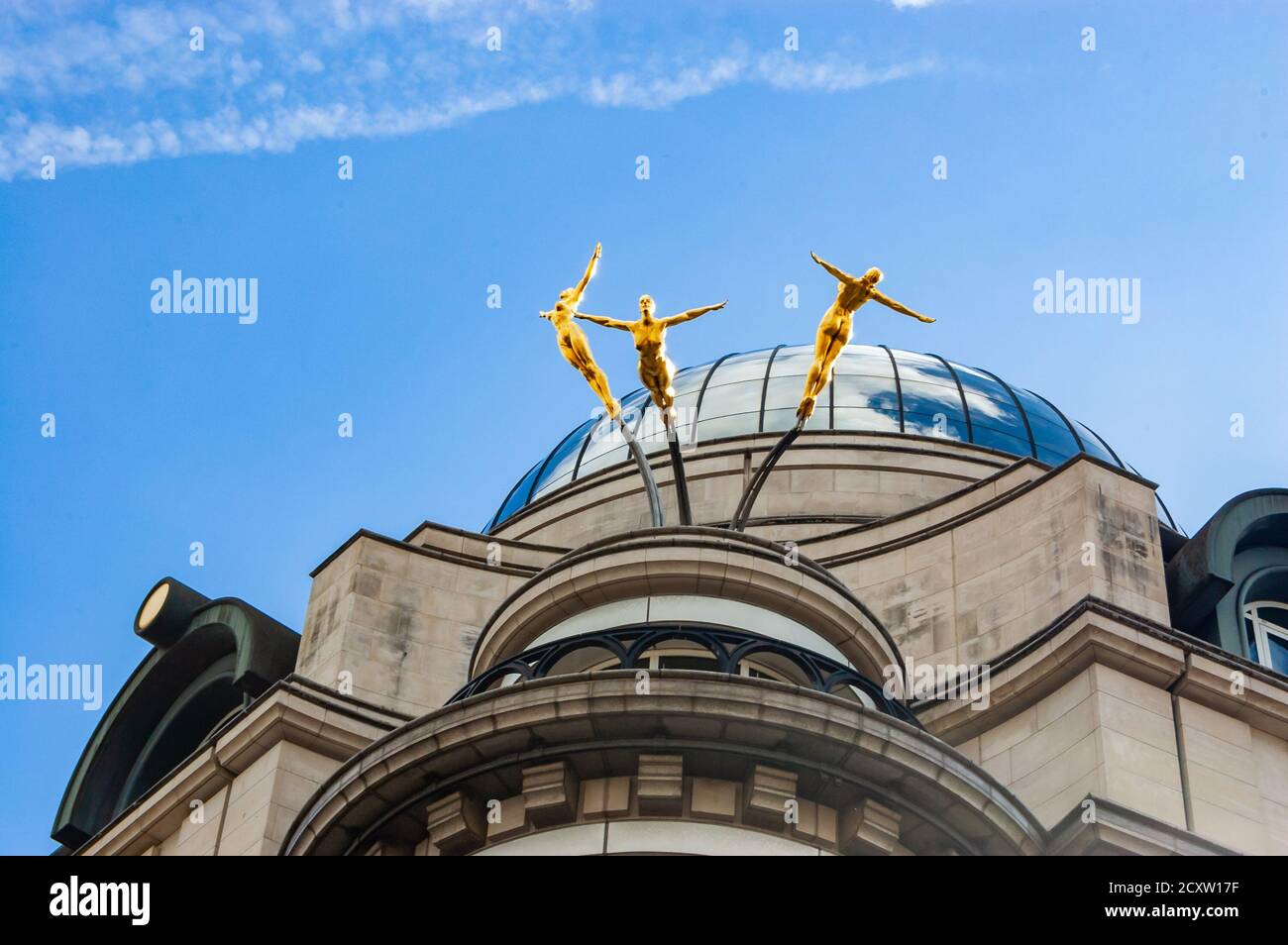 Flying jumping women sculpture hi-res stock photography and images - Alamy