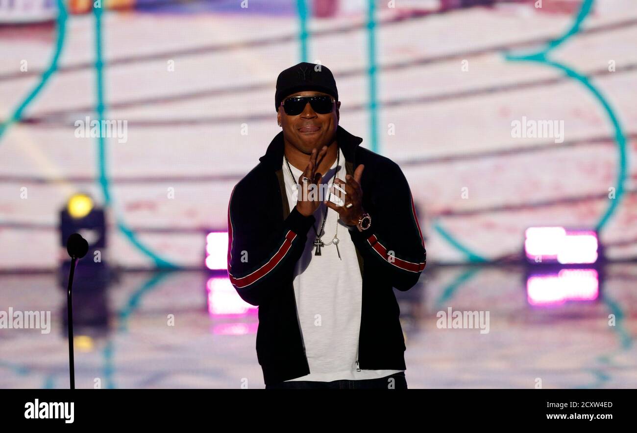 Ll cool j on stage hi-res stock photography and images - Alamy