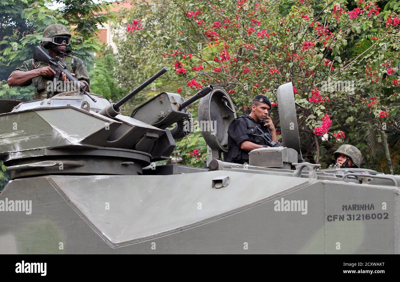 Rio de janeiro brazil police cars hi-res stock photography and images ...