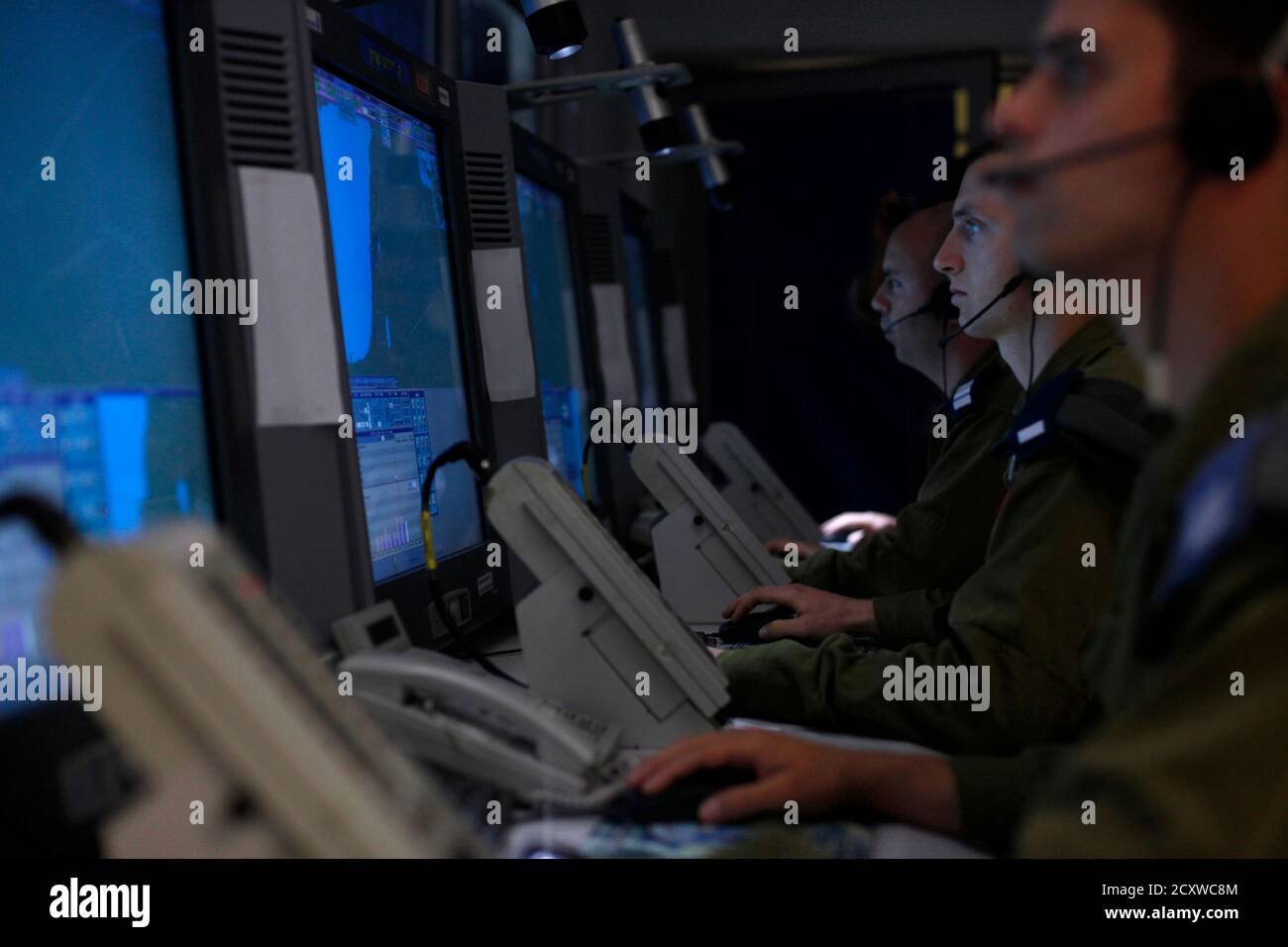 Air defence control room hi-res stock photography and images - Alamy