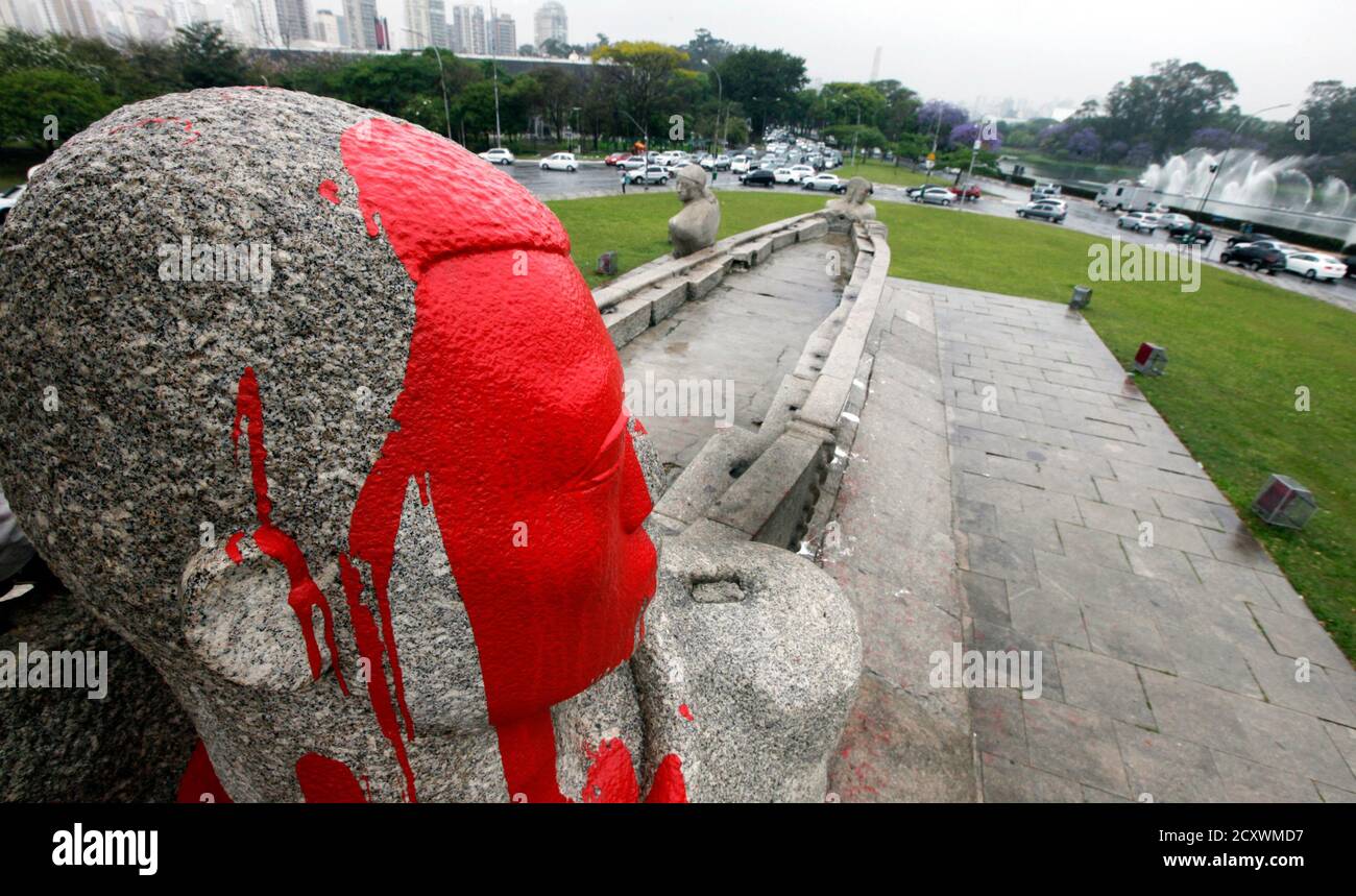 Defaced monument hi-res stock photography and images - Alamy