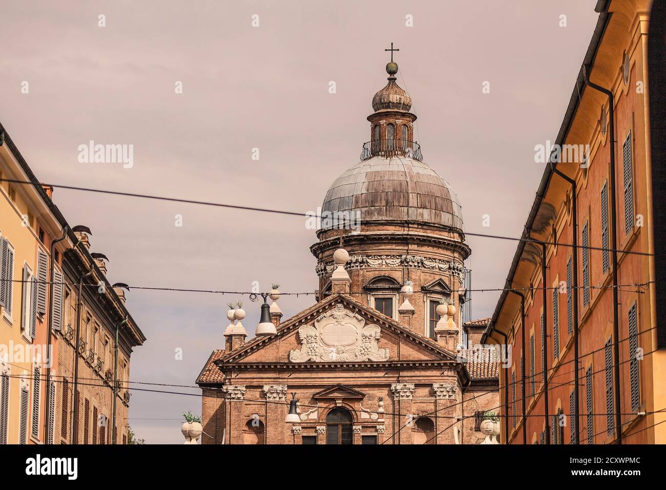 Church in Modena Italy Stock Photo - Alamy