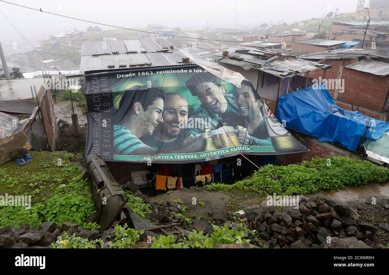 Slums in lima hi-res stock photography and images - Alamy