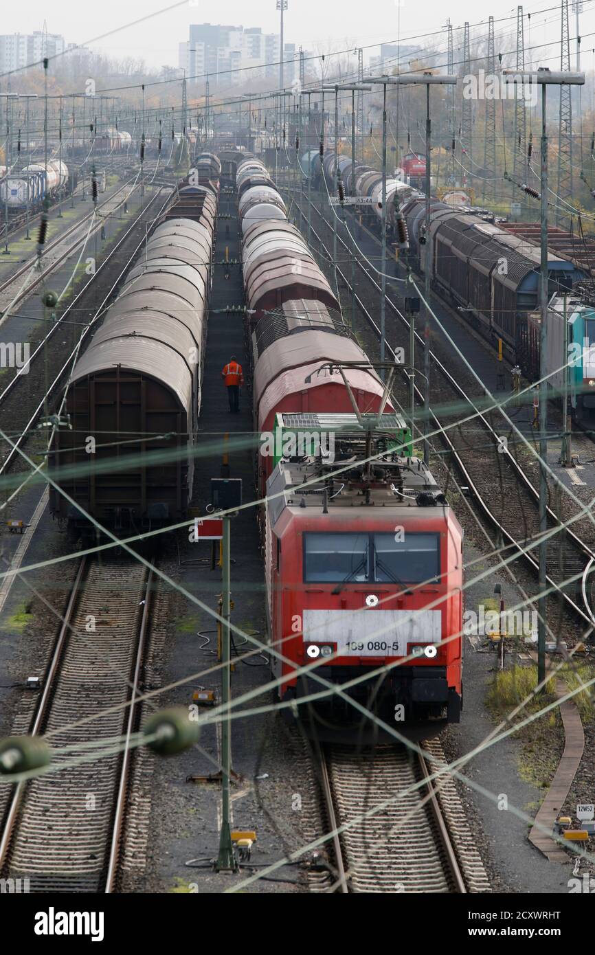Deutschebahn train hi-res stock photography and images - Alamy