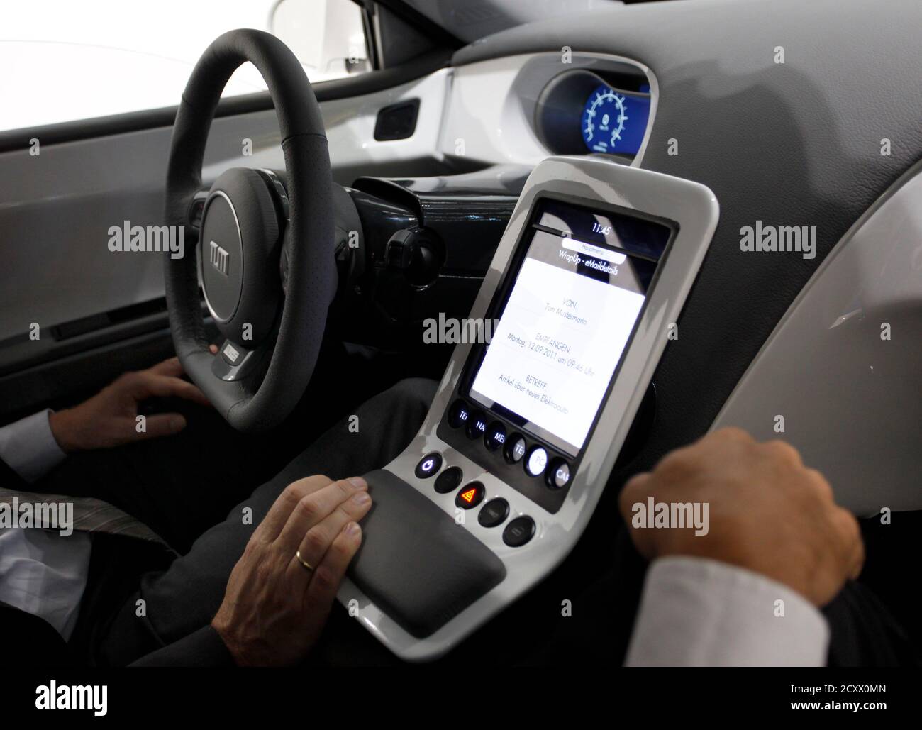 Auto mute hi-res stock photography and images - Alamy