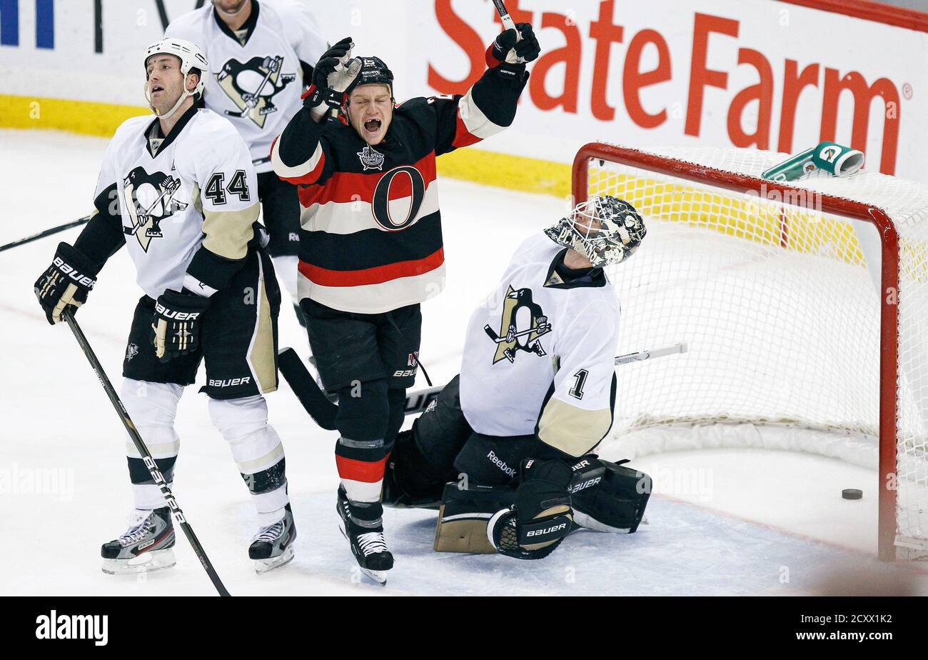 Brent johnson penguins hi-res stock photography and images - Alamy