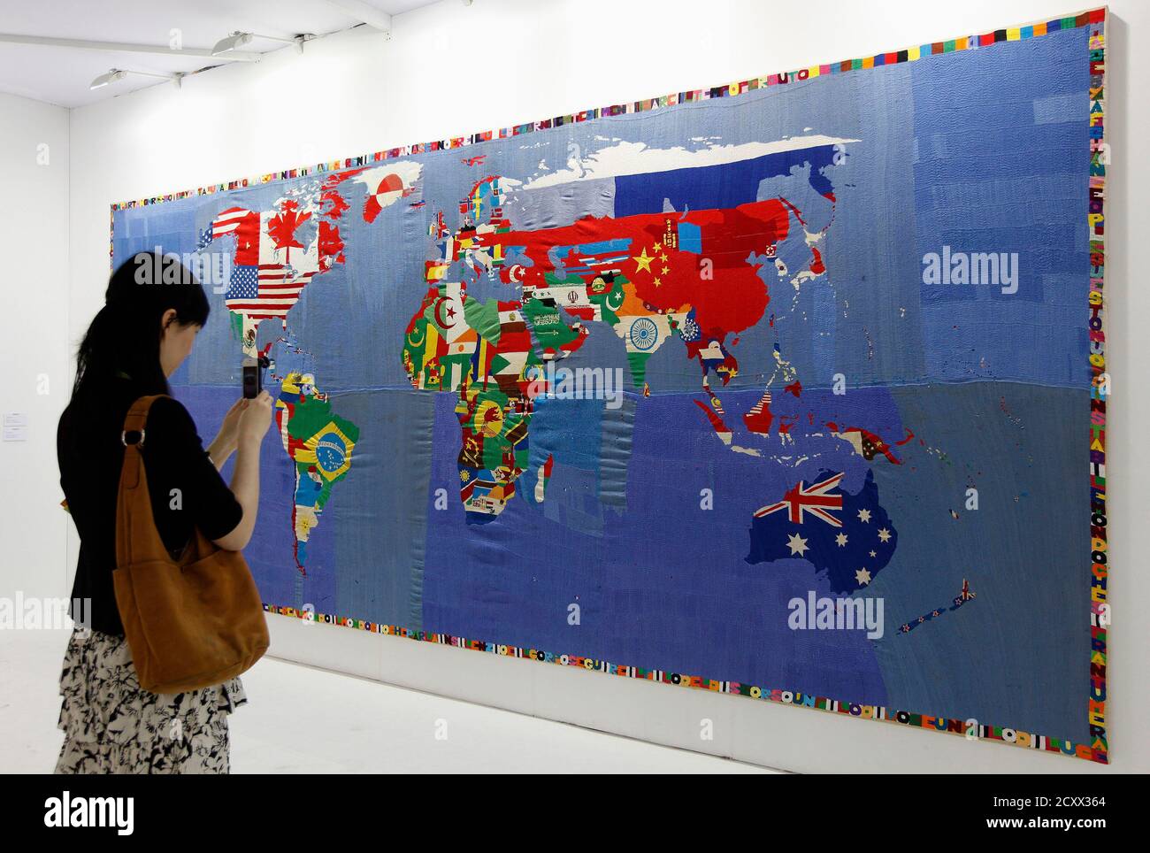 Alighiero boetti map hi-res stock photography and images - Alamy