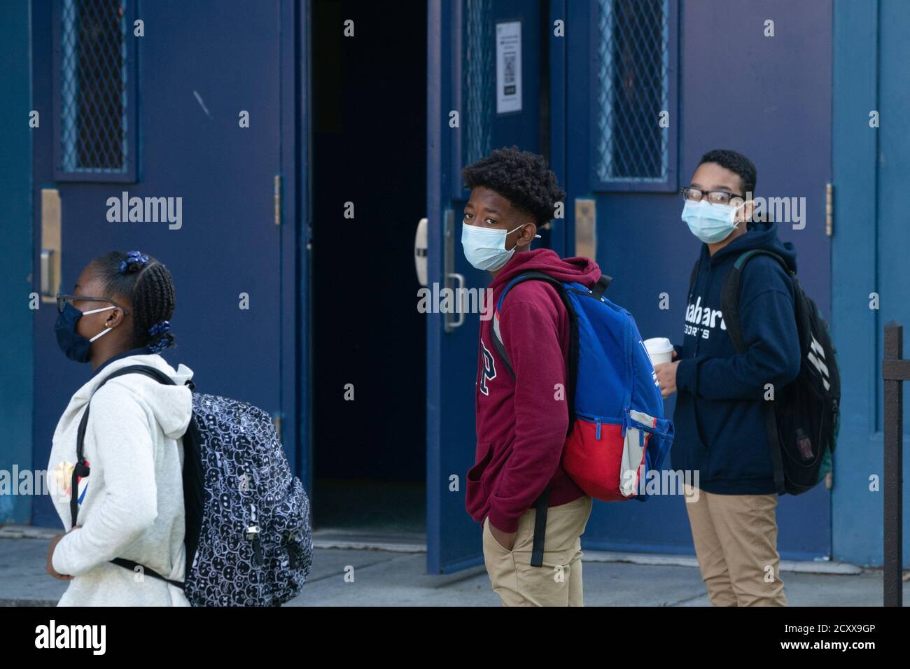 New York, New York, USA. 1st Oct, 2020. Students arrive to the Bronx ...