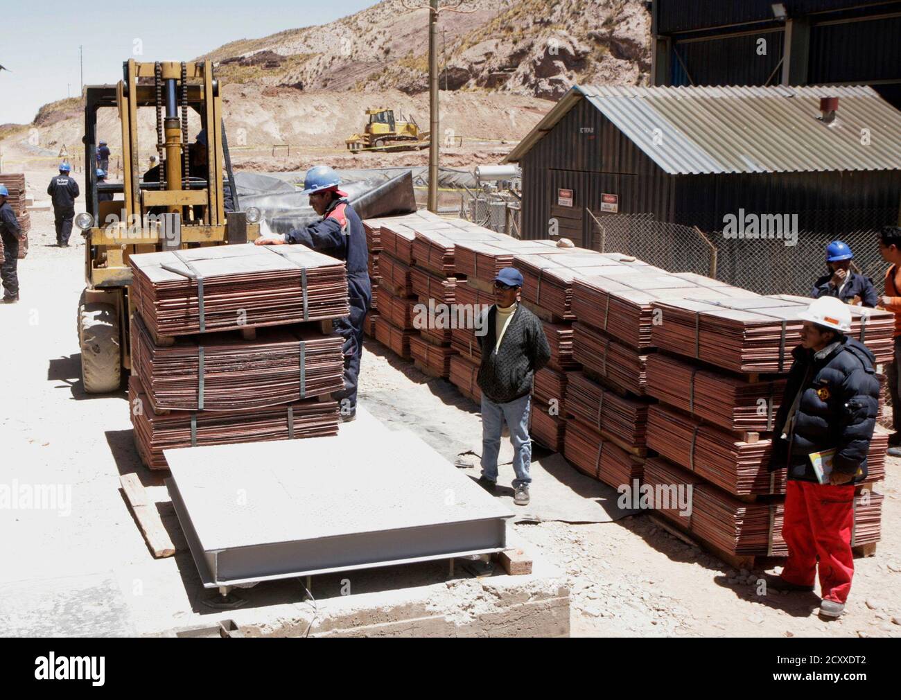The local media consortium hi-res stock photography and images - Alamy