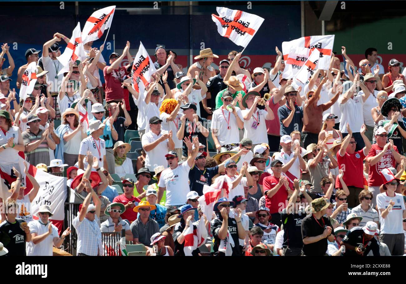 Perth cricket fans hi-res stock photography and images - Alamy