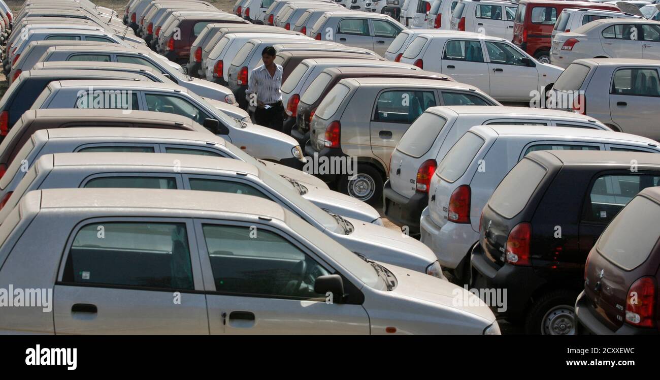 India employee car hi-res stock photography and images - Alamy