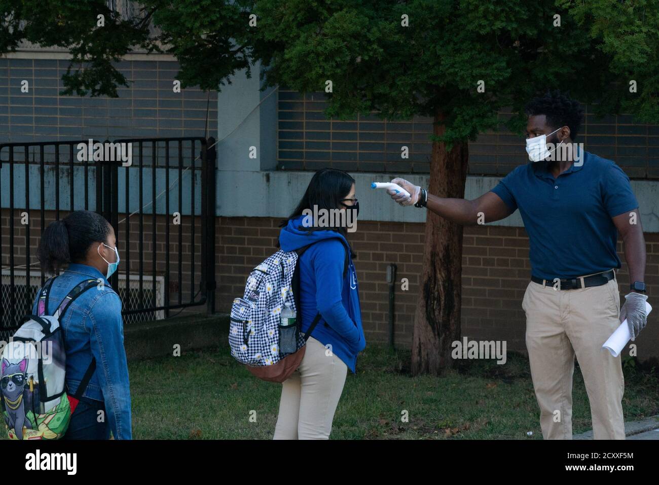 Entering the bronx hi-res stock photography and images - Alamy