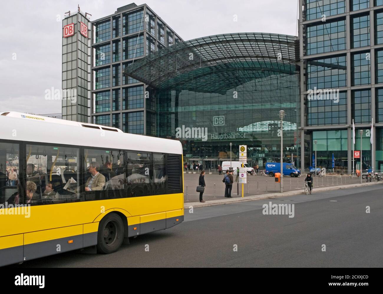 Bus stop at central station hi-res stock photography and images - Alamy