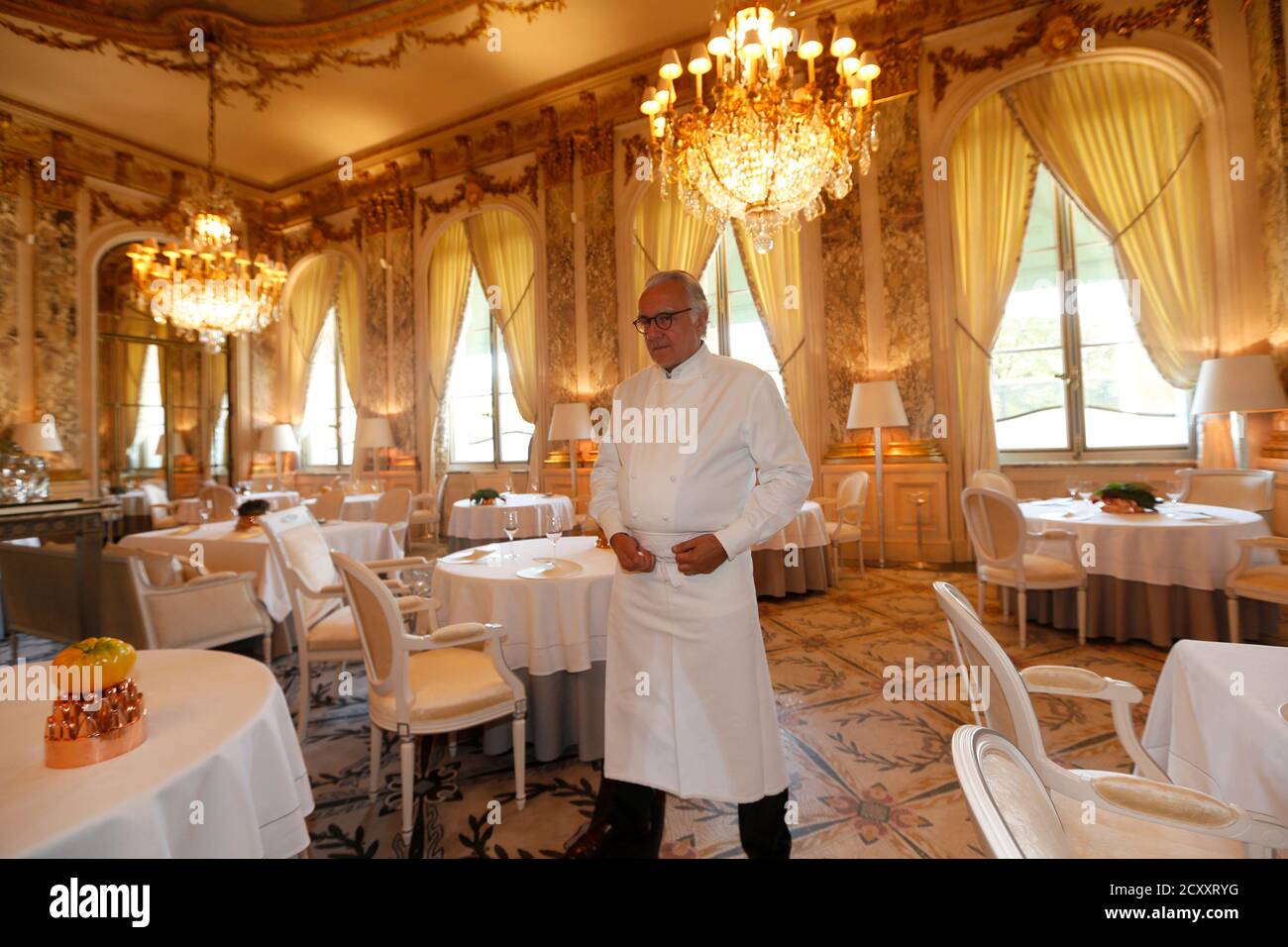 Le meurice paris restaurant hi-res stock photography and images - Alamy