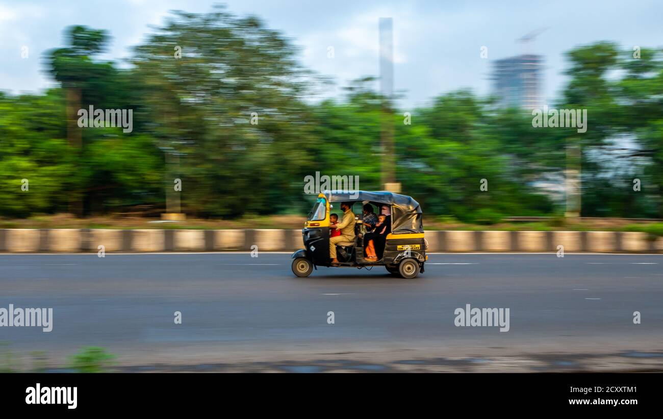 Auto rickshaw mumbai india hi-res stock photography and images - Alamy