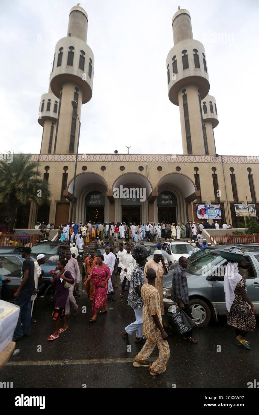 Lagos central mosque hi-res stock photography and images - Alamy