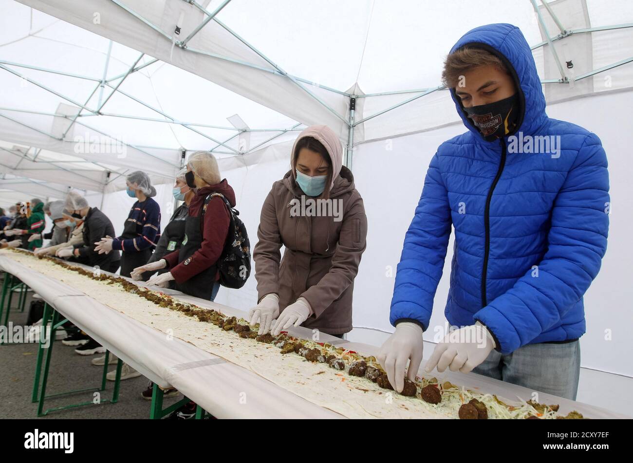 Kiev, Ukraine. 1st Oct, 2020. Ukrainian activists cook of biggest vegan ...