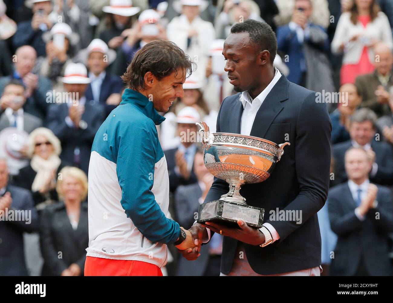 Bolt usain trophy hi-res stock photography and images - Alamy