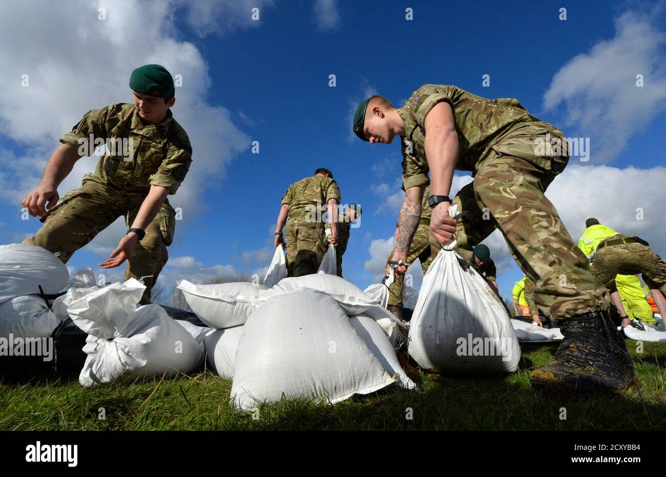 British army sandbag hi-res stock photography and images - Alamy