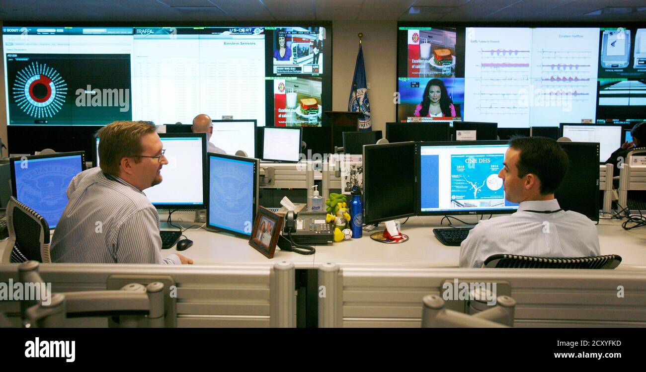 Cybersecurity analysts hi-res stock photography and images - Alamy