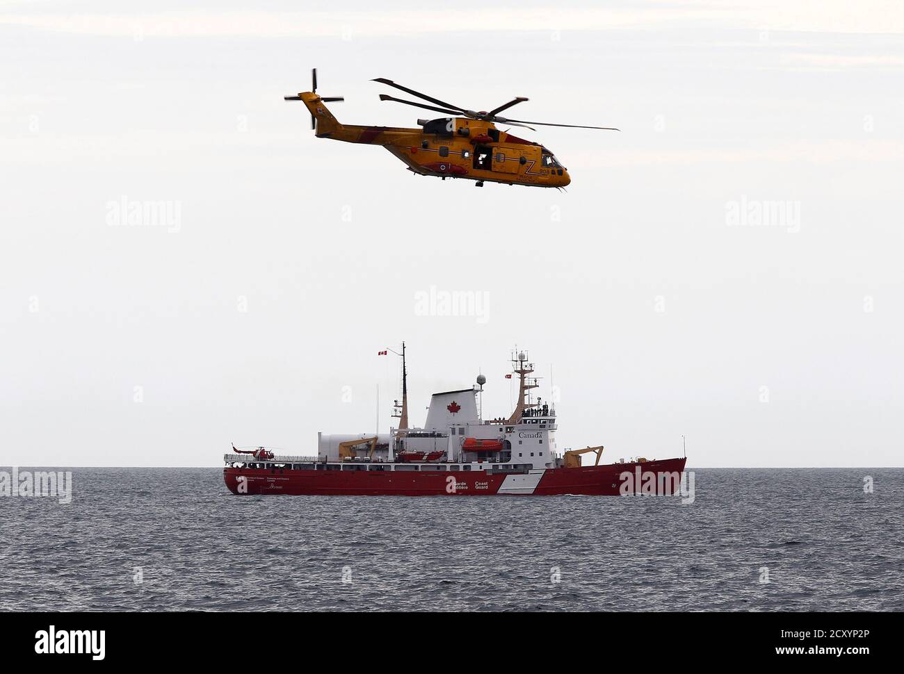 Hudson bay helicopter hi-res stock photography and images - Alamy