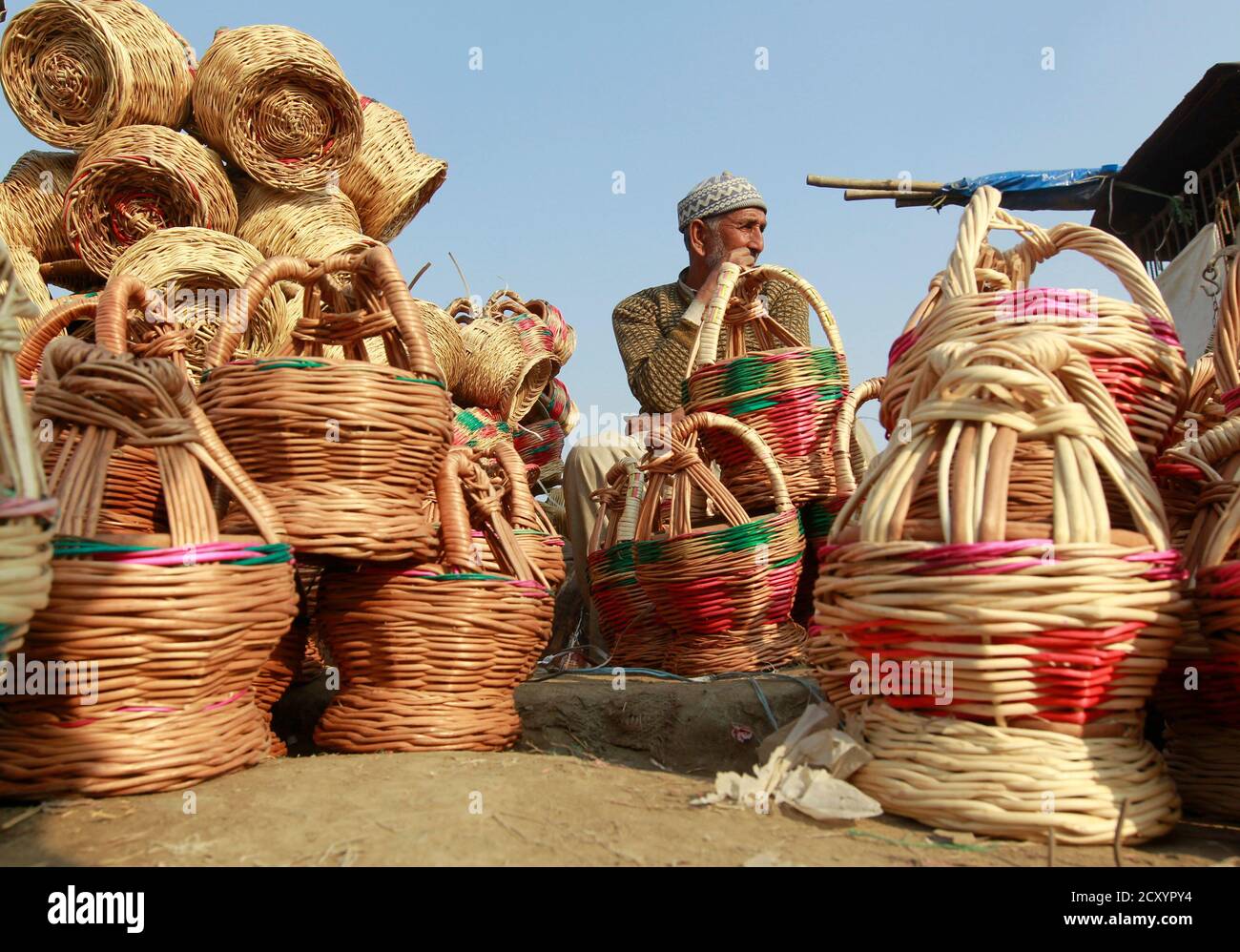 Traditional kashmiri fire pots hi-res stock photography and images - Alamy