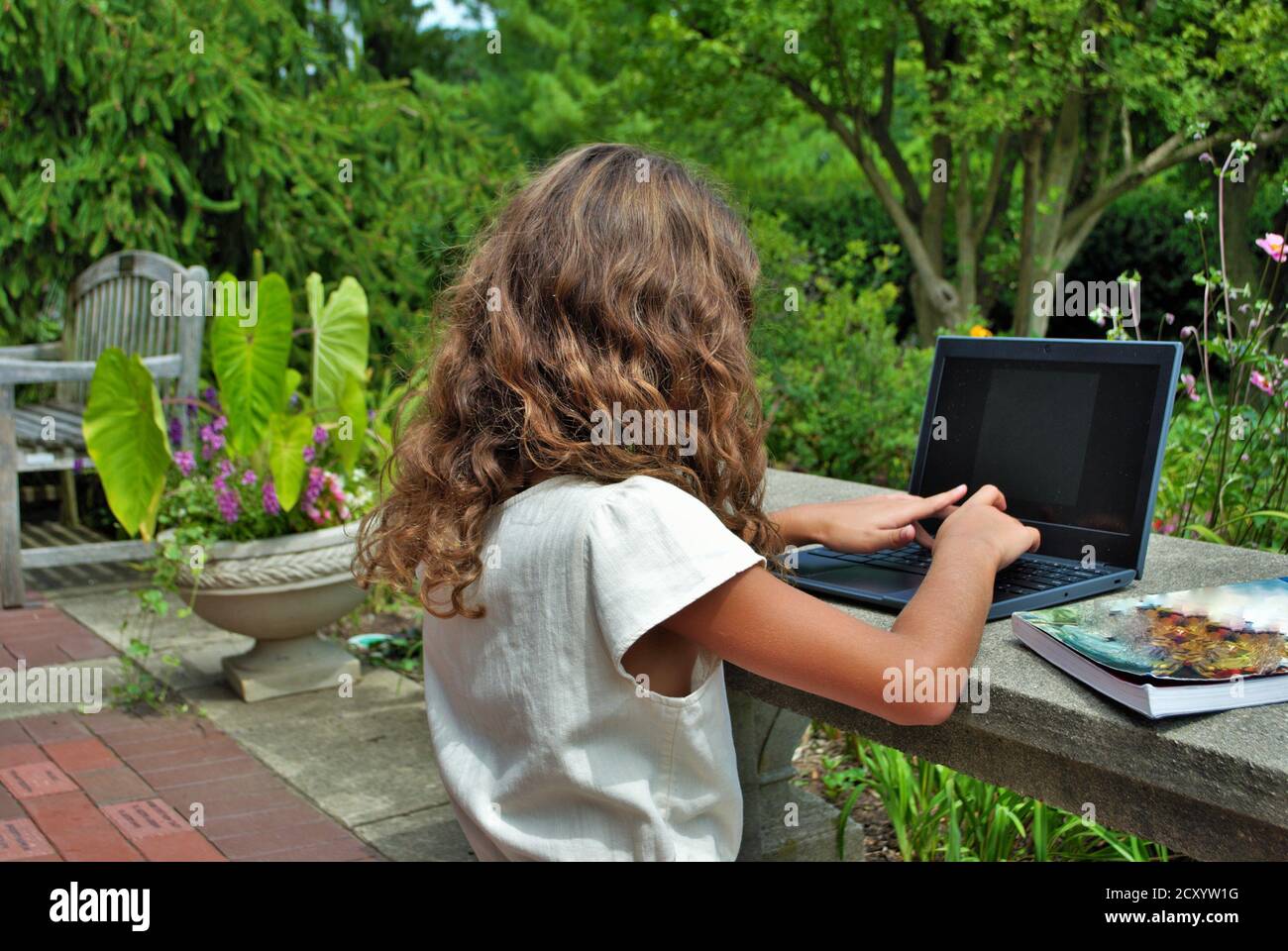 Children school remotely zoom hi-res stock photography and images - Alamy