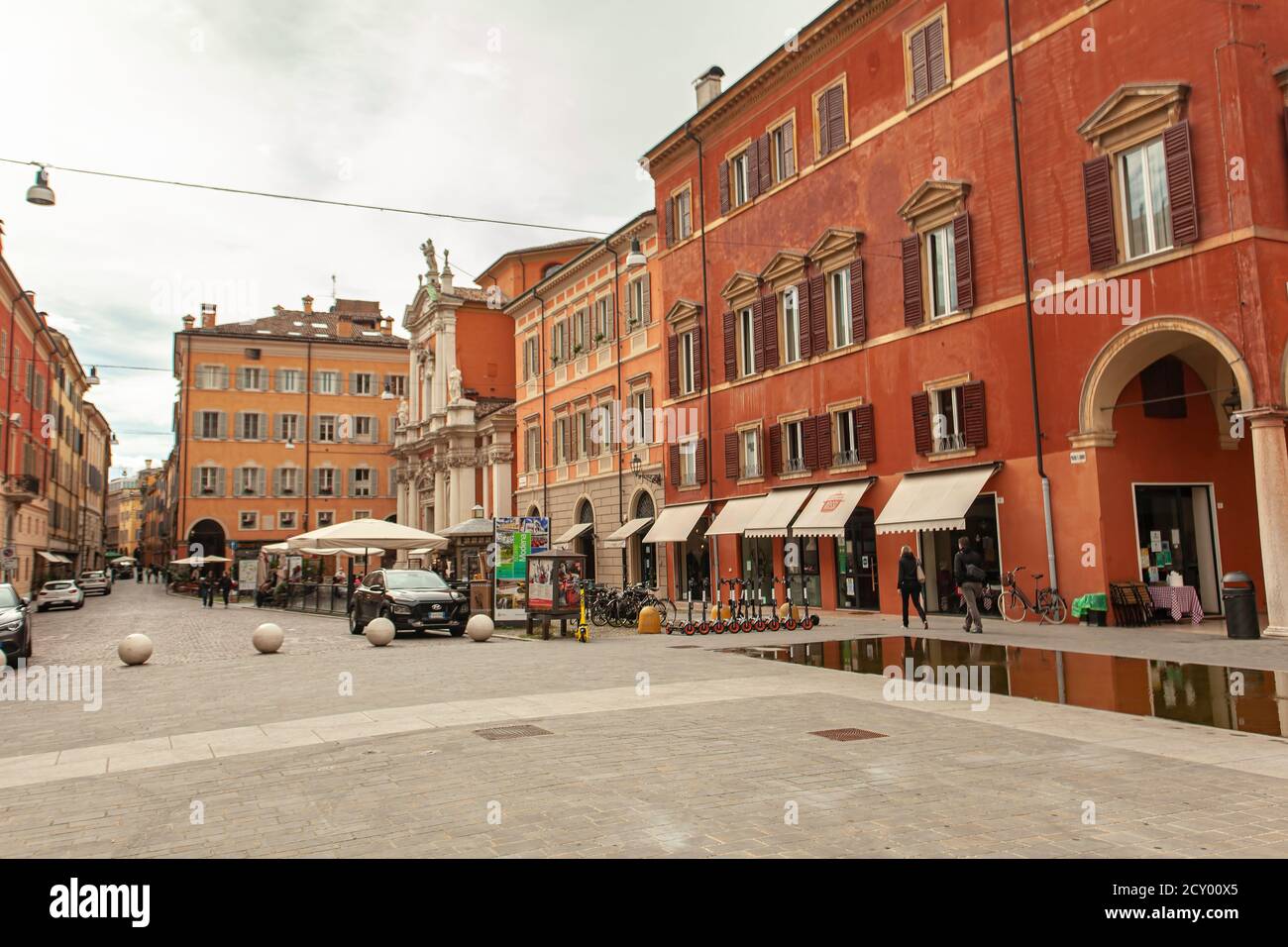Piazza Roma in Modena city, Italy 14 Stock Photo - Alamy