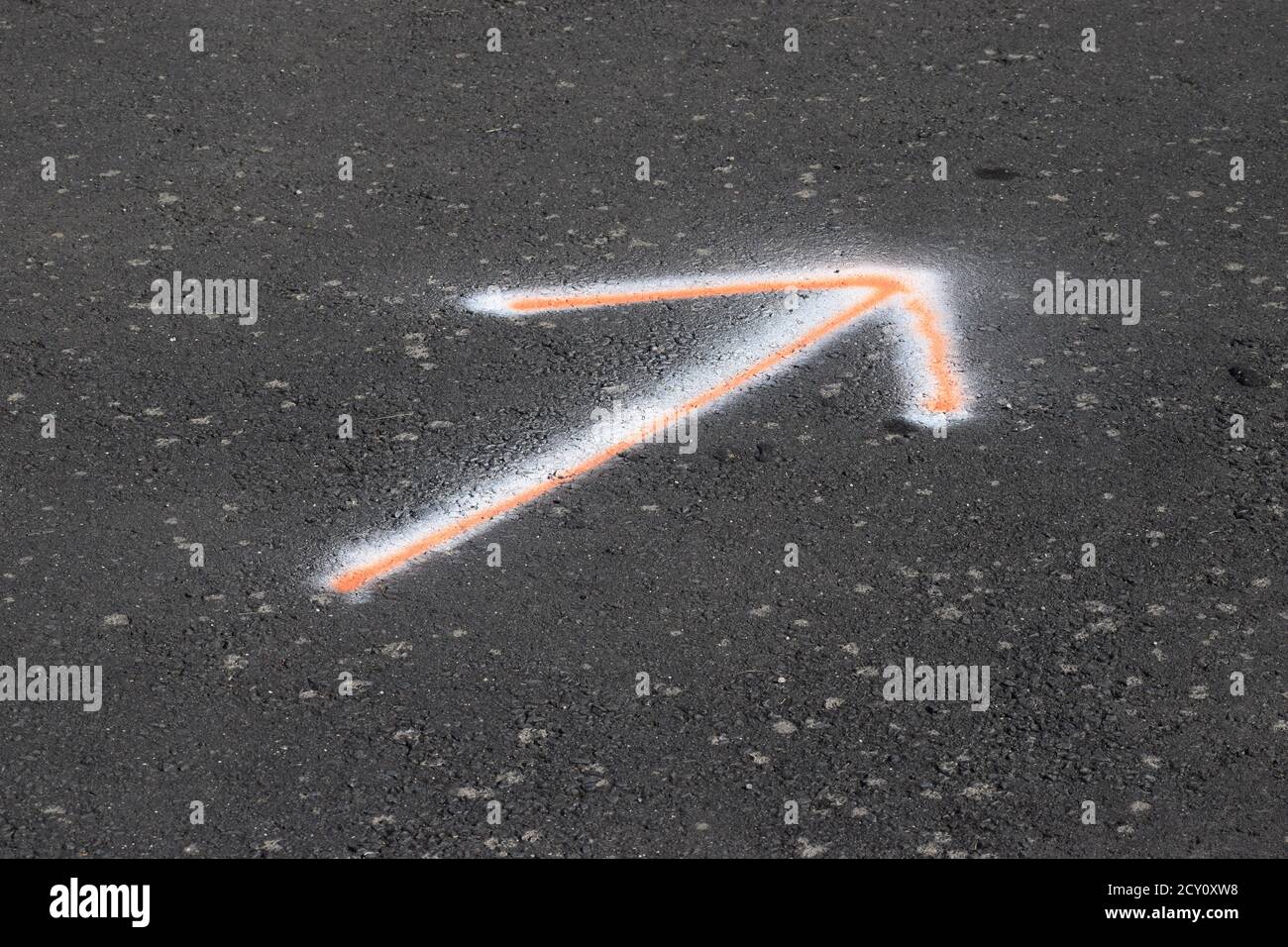 Oranger pfeil hi-res stock photography and images - Alamy