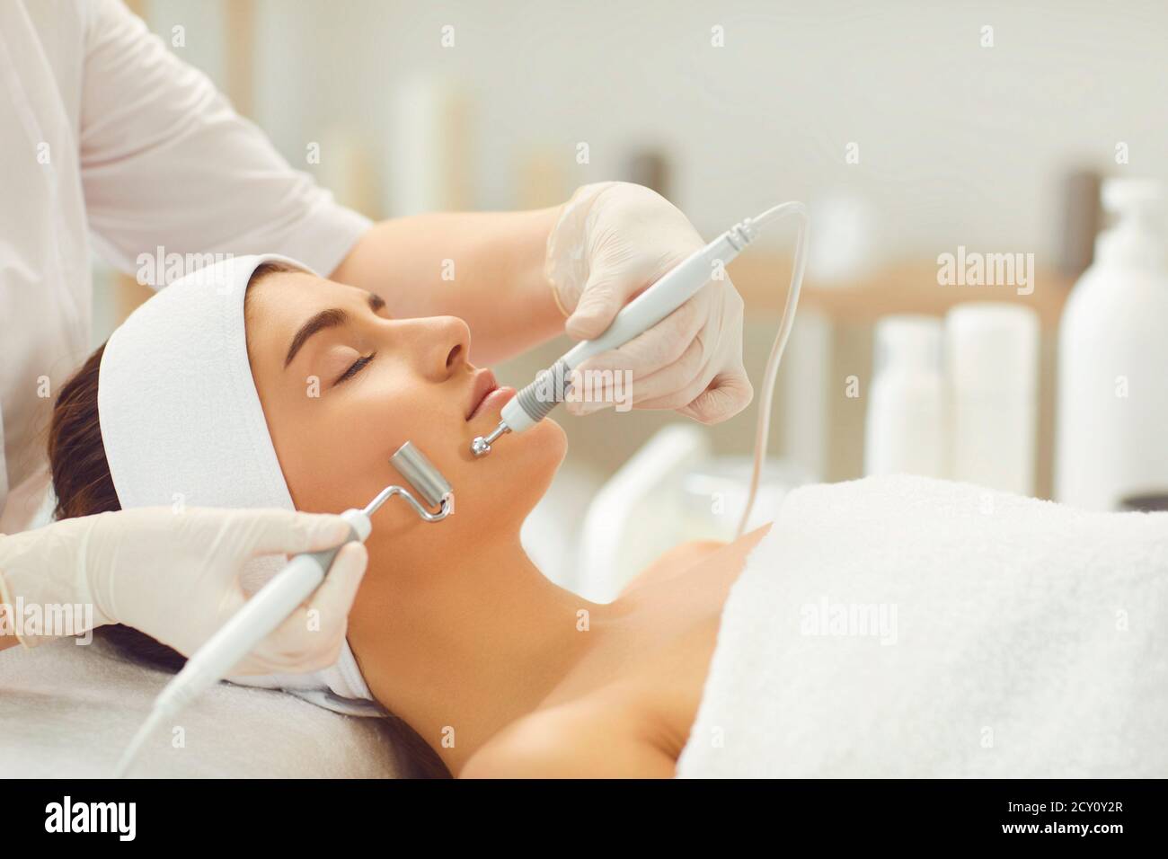 Electrical currents hi-res stock photography and images - Alamy