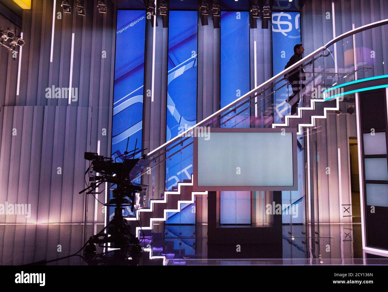 Sportscenter hi-res stock photography and images - Alamy