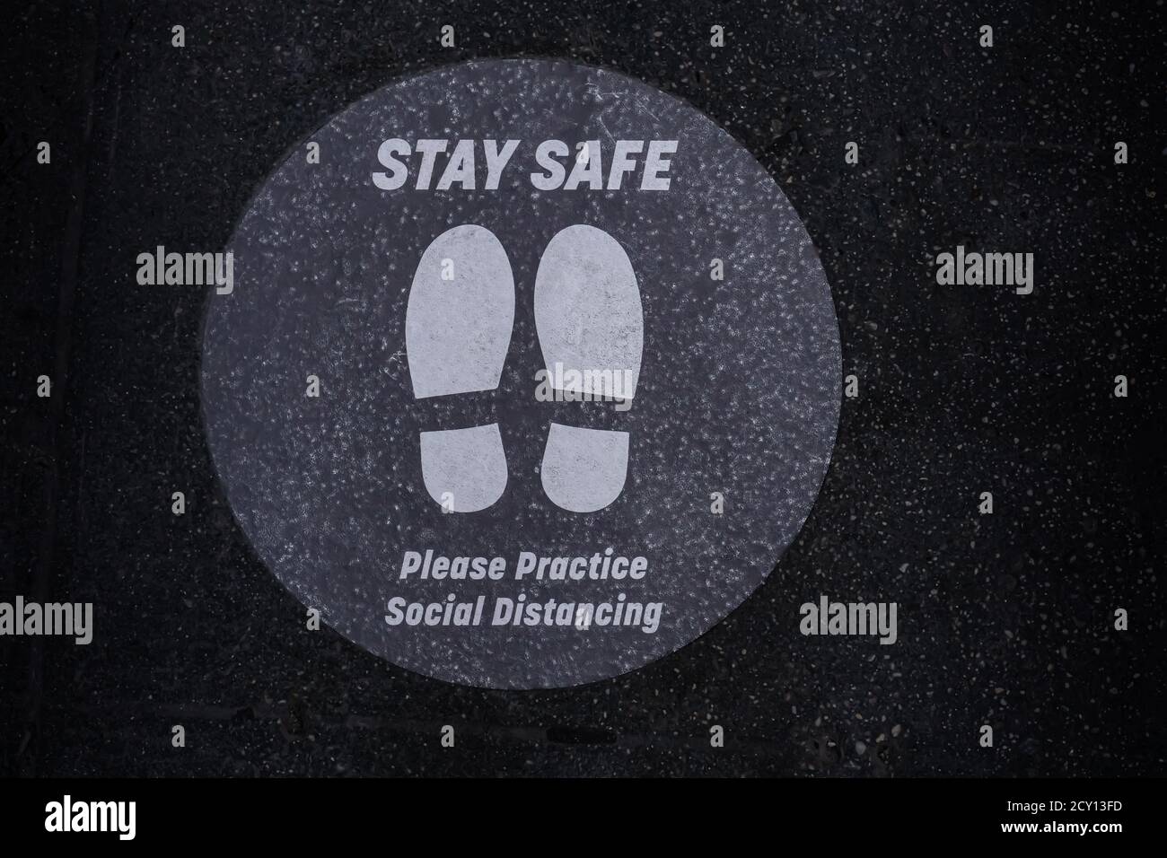 Stay safe sign hi-res stock photography and images - Alamy