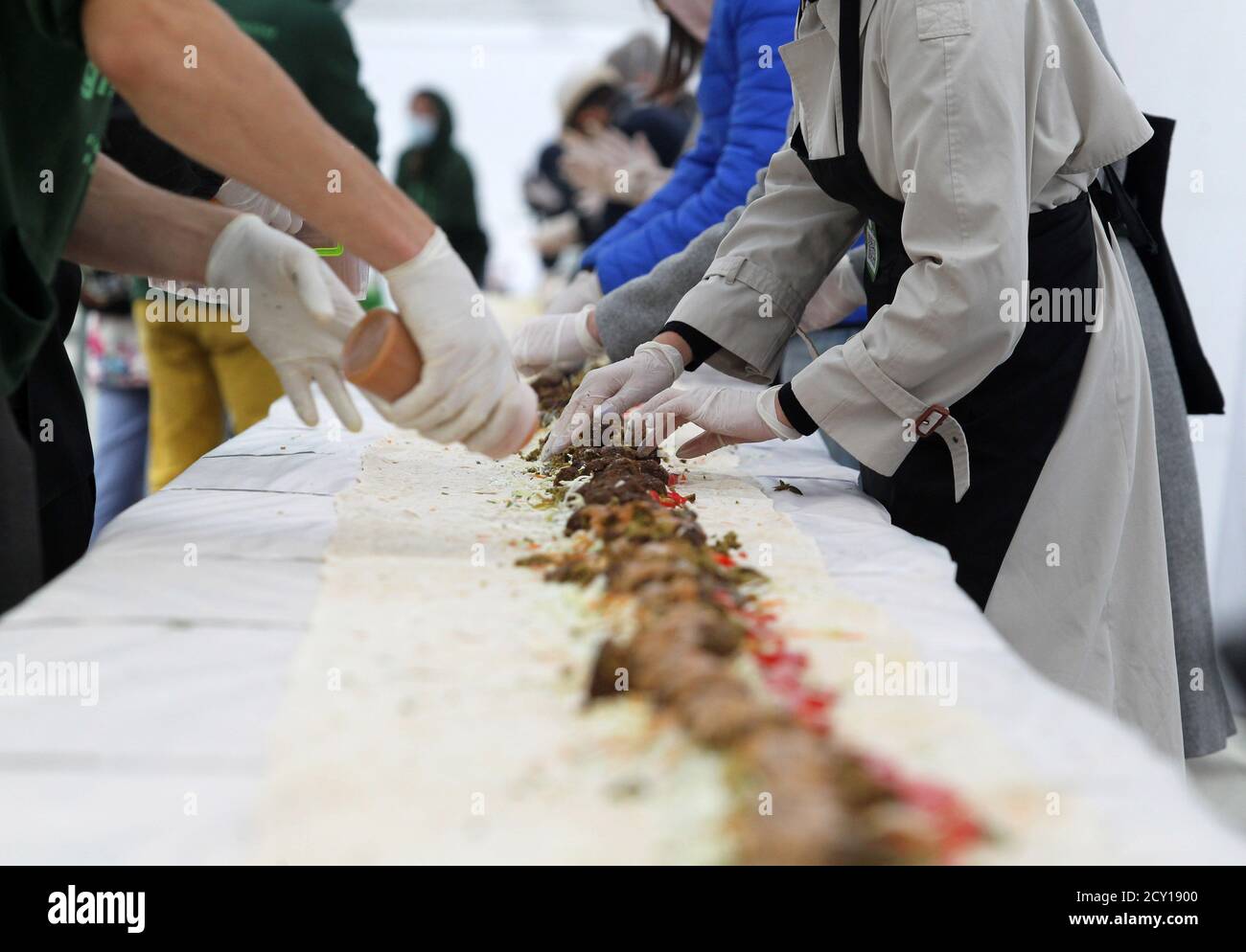 Longest vegetarian shawarma hi-res stock photography and images - Alamy
