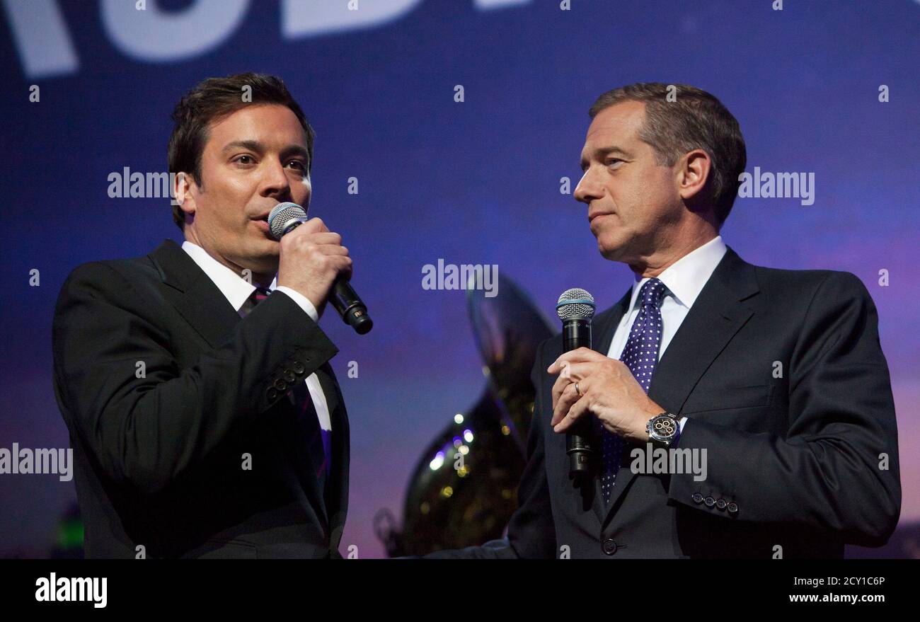 News anchor brian williams hi-res stock photography and images - Alamy