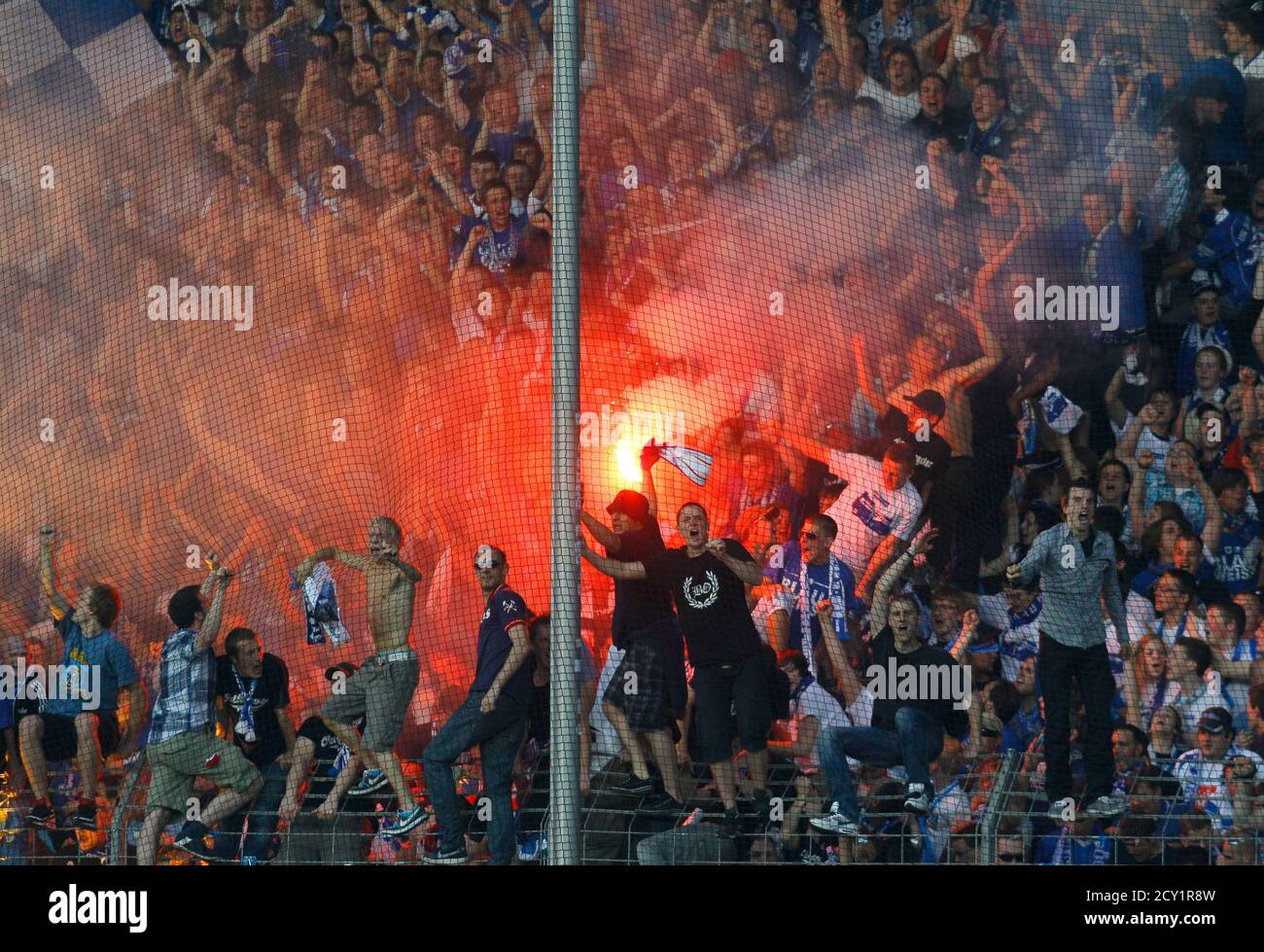 Vfl bochum fans hi-res stock photography and images - Alamy