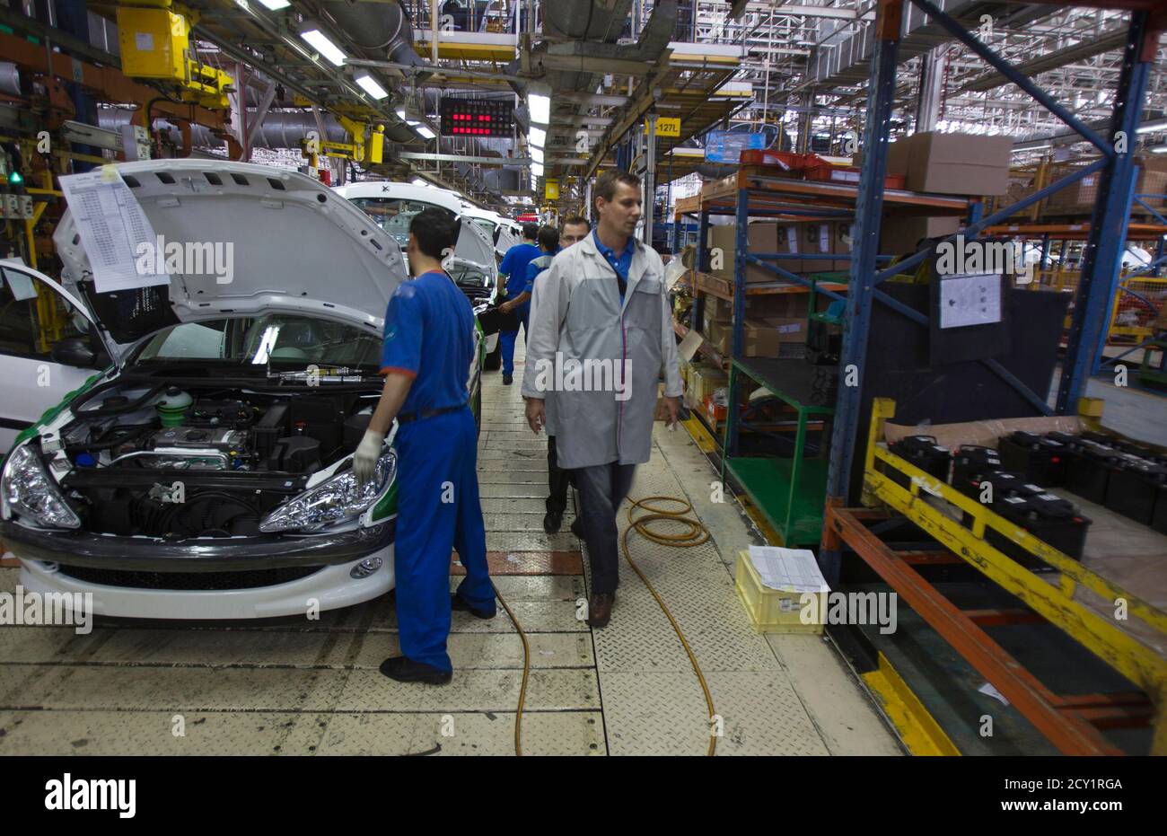 Iran car production hi-res stock photography and images - Alamy