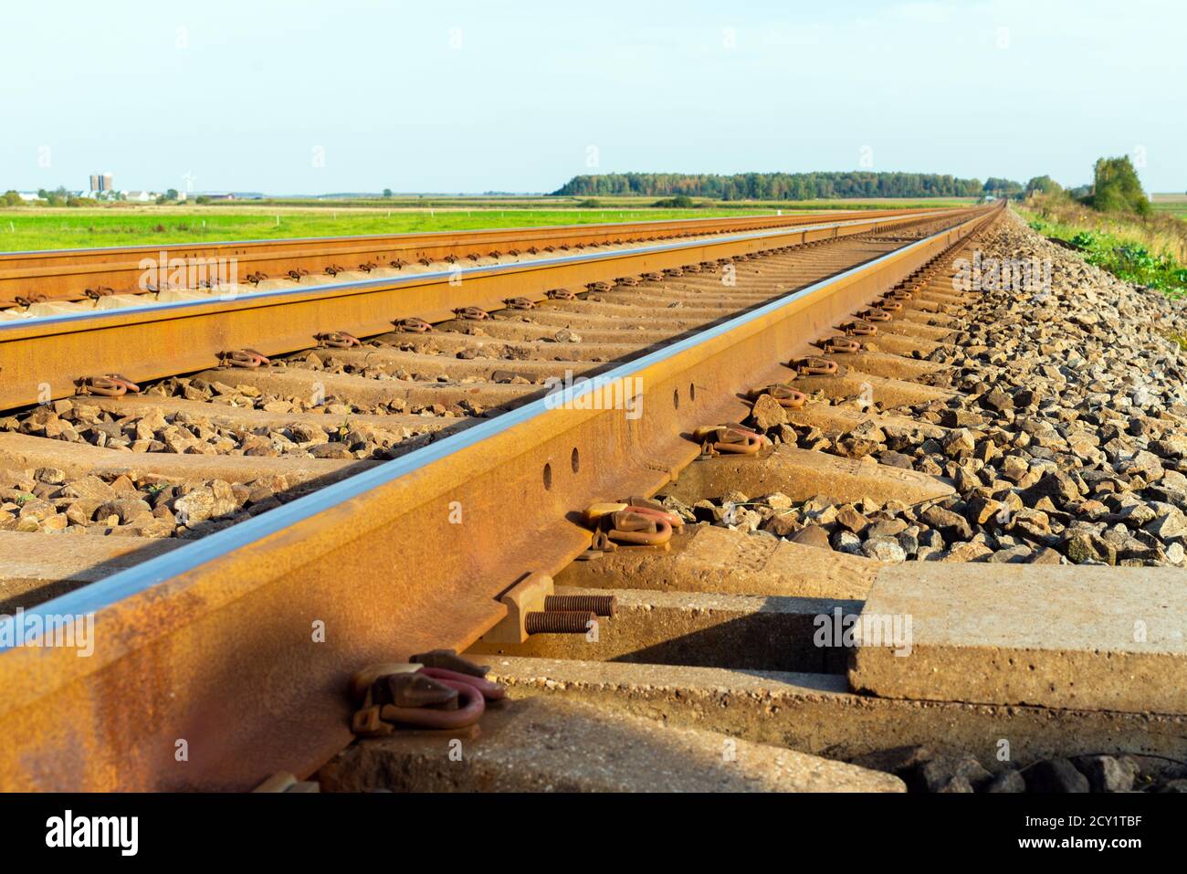 Empty railroad tracks hi-res stock photography and images - Alamy