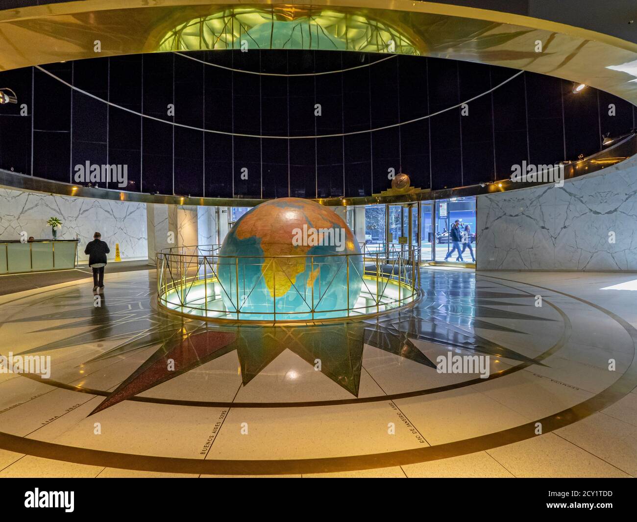 Daily News Building New York High Resolution Stock Photography and ...