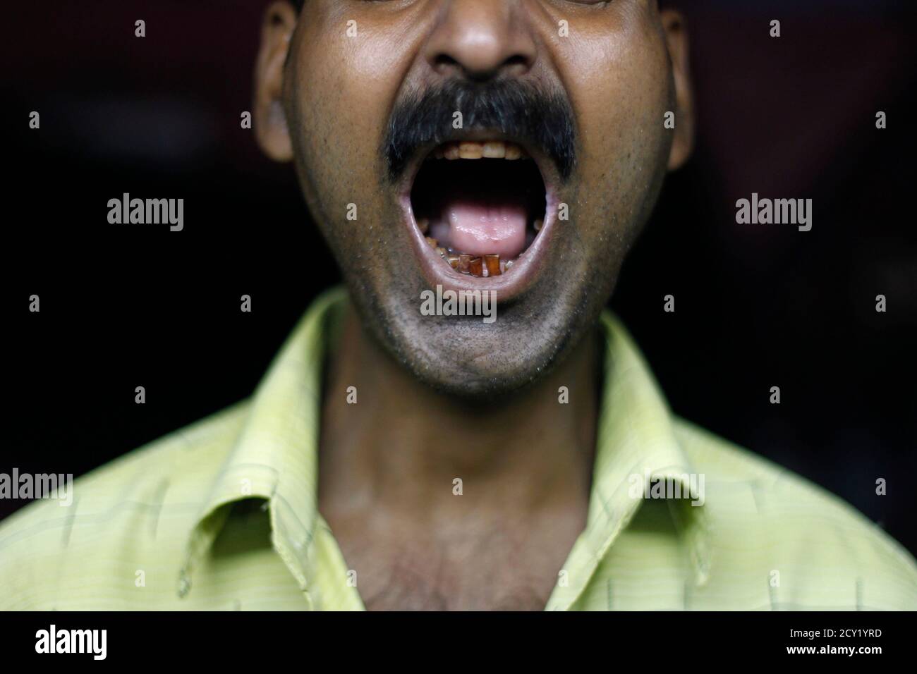 Chewing tobacco mouth hi-res stock photography and images - Alamy