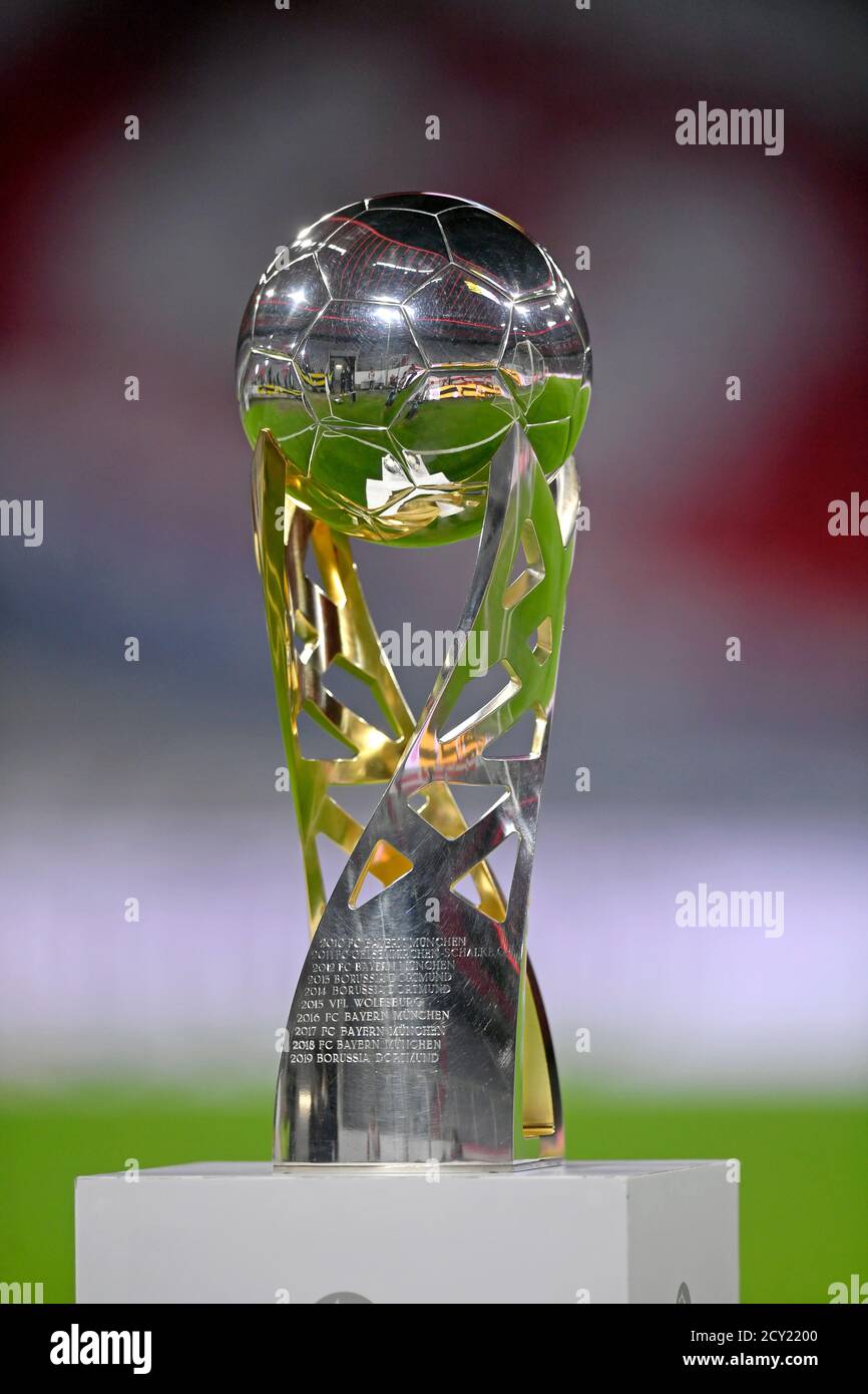 Bayern munich trophy hi-res stock photography and images - Alamy