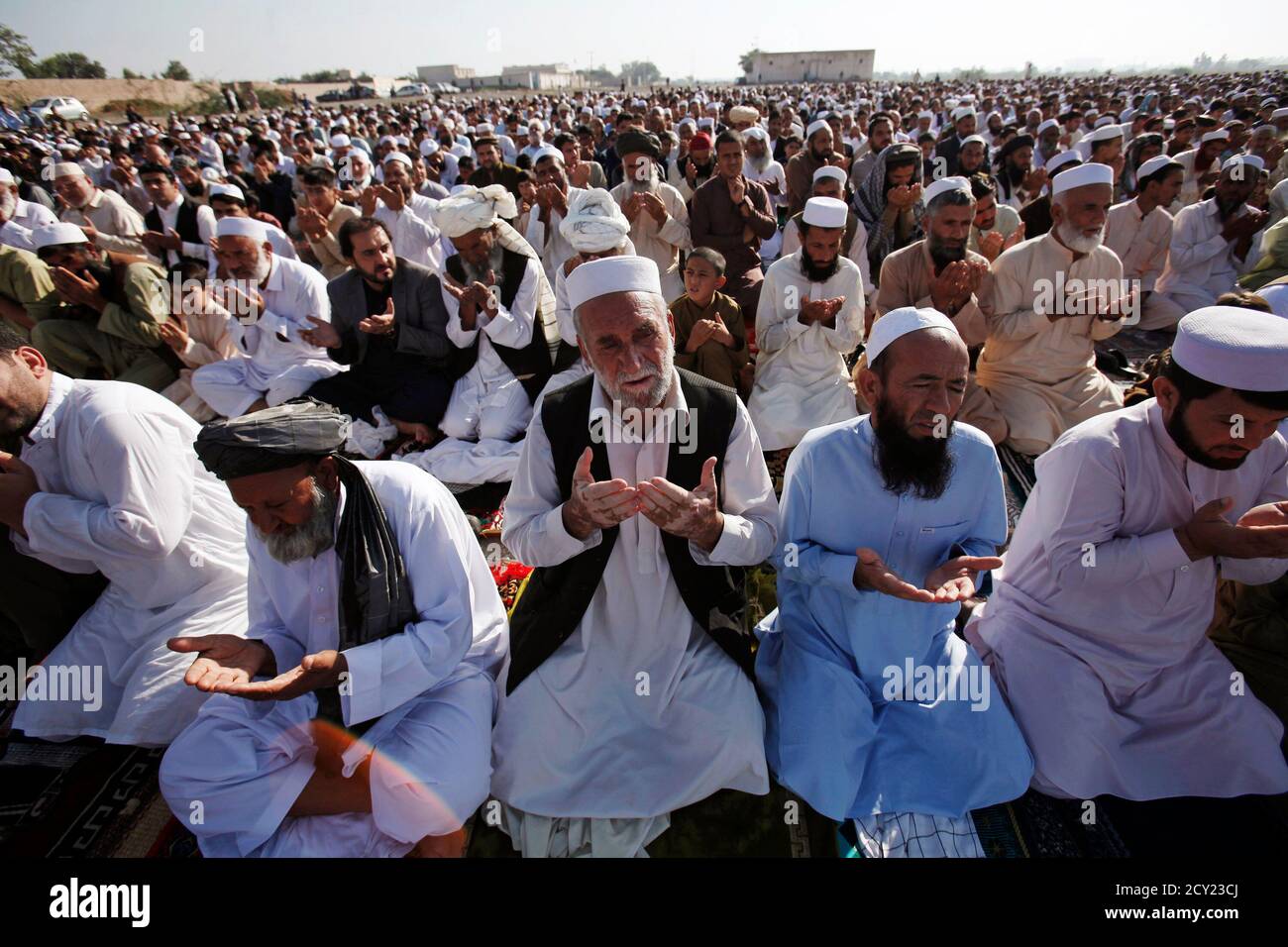 Peshawar pakistan refugee camp hi-res stock photography and images - Alamy