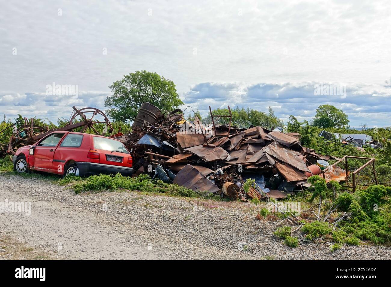 yunk metal jardat the forest. metal trash. Huge pile of scrap metal ...
